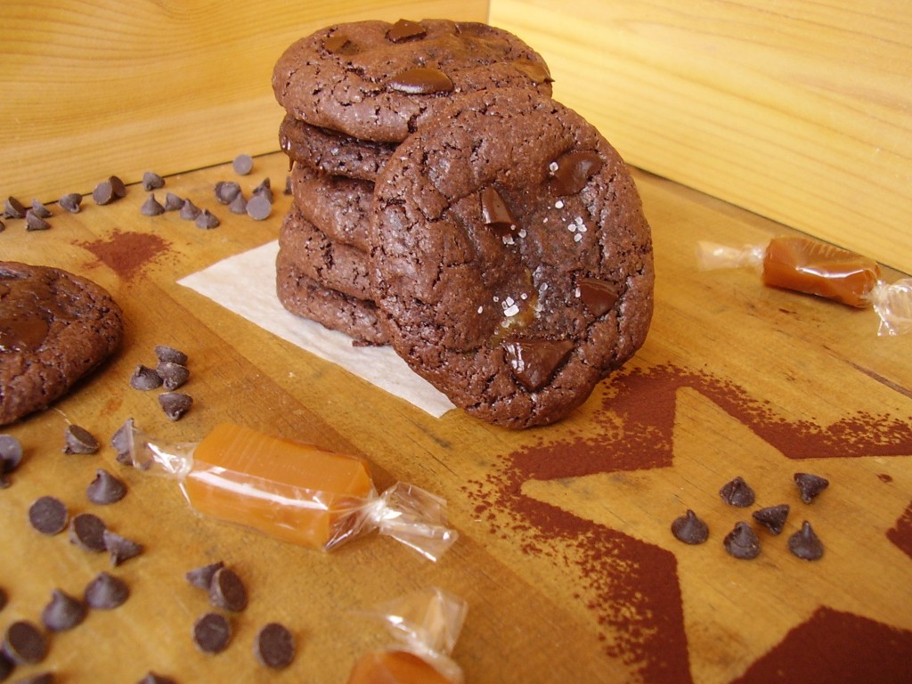 Cookie tout chocolat fourré au caramel - Toque de Choc